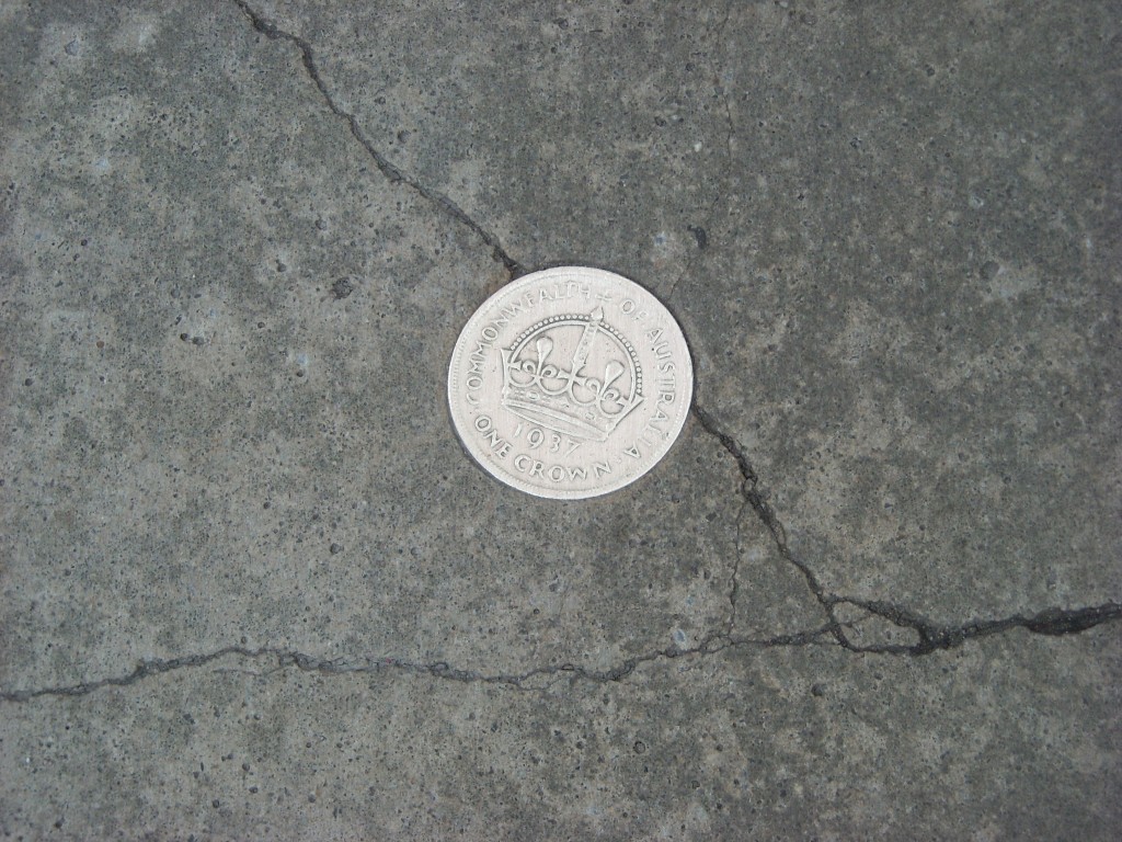 Adelaide: Coin paved footpaths and 3 buck notes – Queensland Numismatic ...
